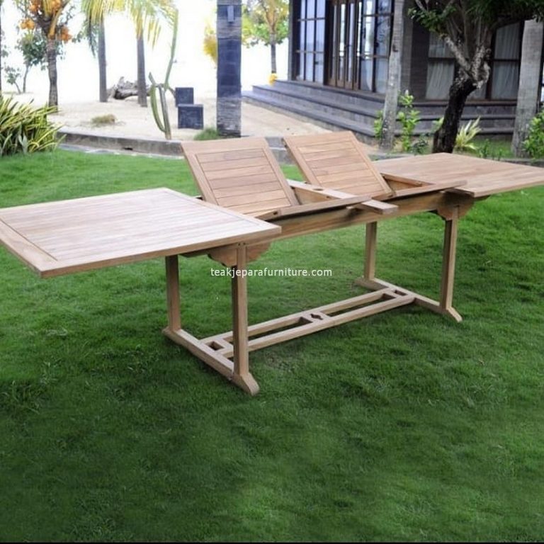 Extendable Outdoor Table