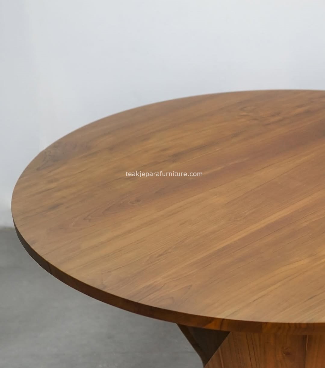 round teak dining table